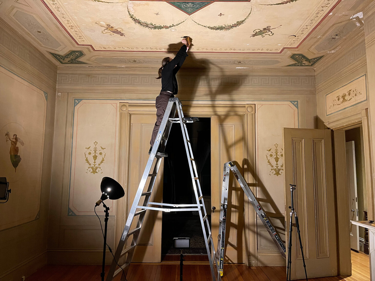 Analysis of the decorative interior finishes in the Richard IV Alsop ...